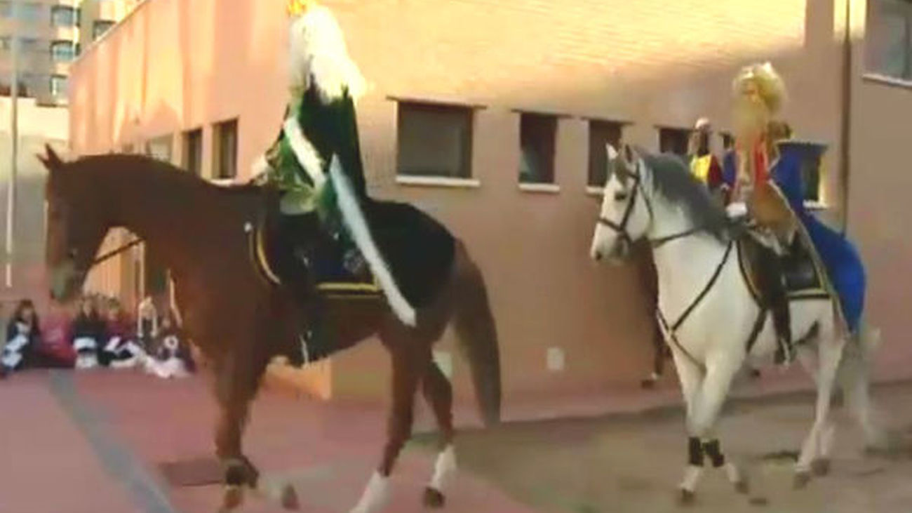 Los Reyes Magos a caballo