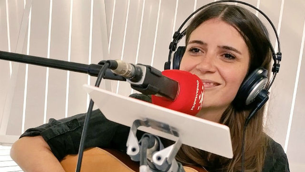 Carmen Boza canta en directo 'Octubre'