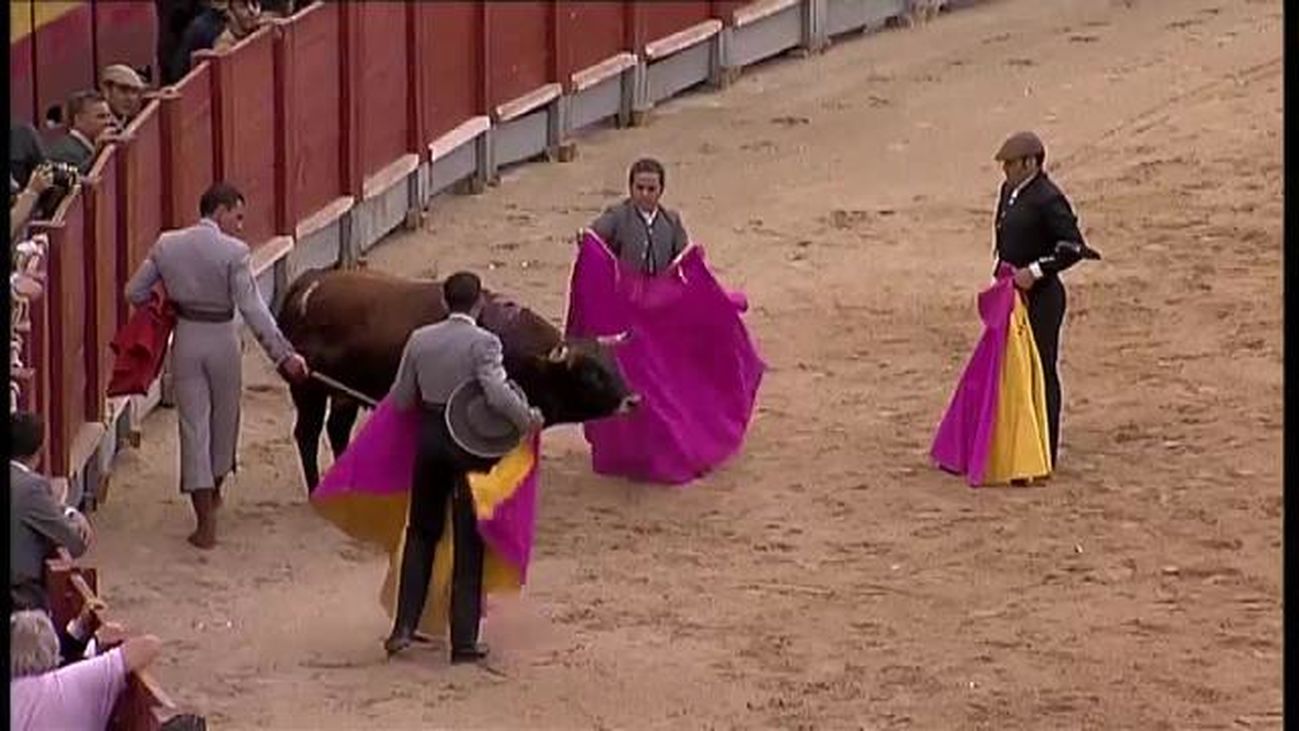 Toros en Telemadrid: David Mora y Javier Cortés, del susto a la gloria ...