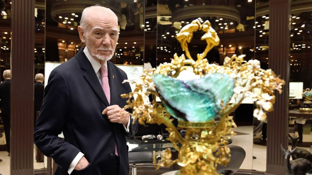 El maestro joyero Jesús Yanes inaugura su exposición 'Arte de amar' en ...