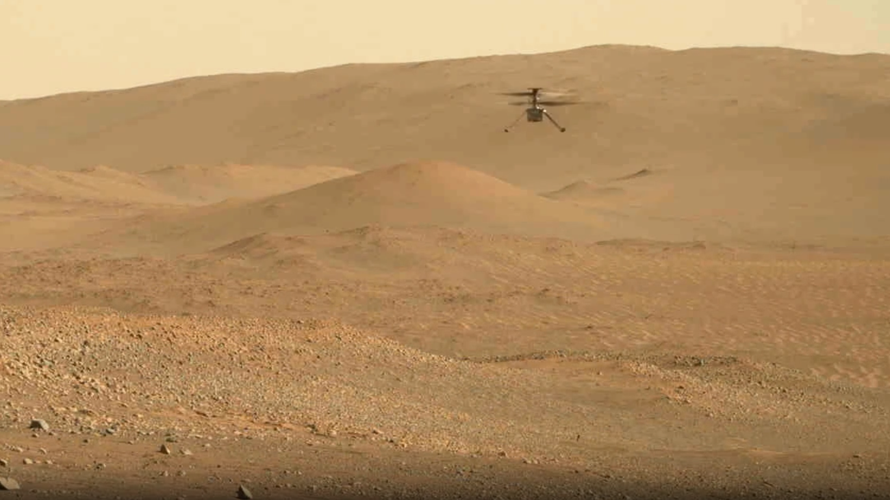 Dos horas en helicóptero sobre la superficie de Marte