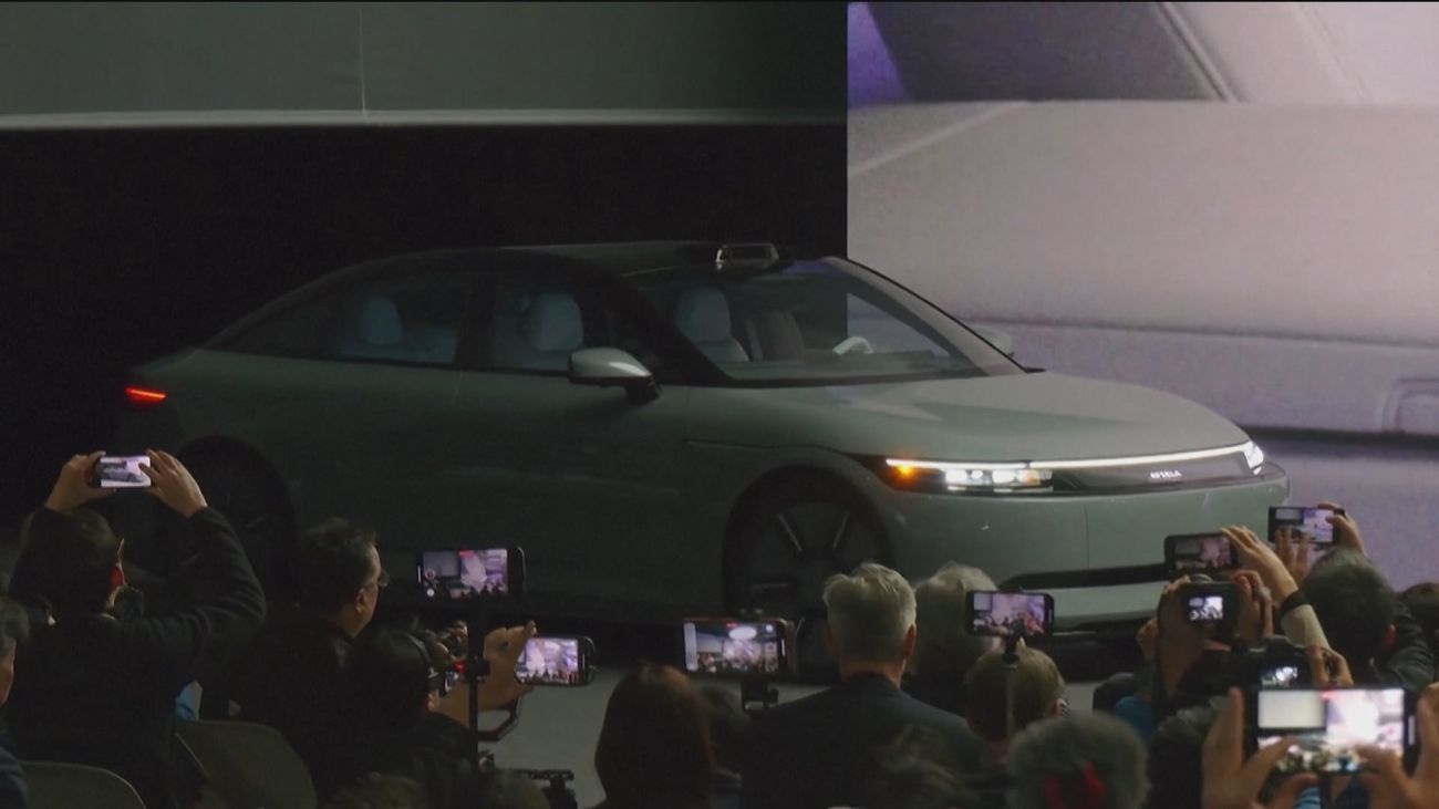 Sony presenta un coche conducido con el mando de la PlayStation