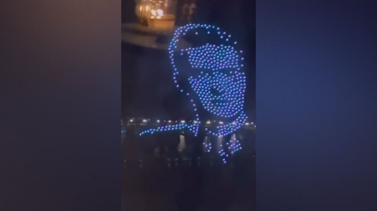 Espectáculo de drones en Abu Dabi en honor al rey emérito Juan Carlos I ...